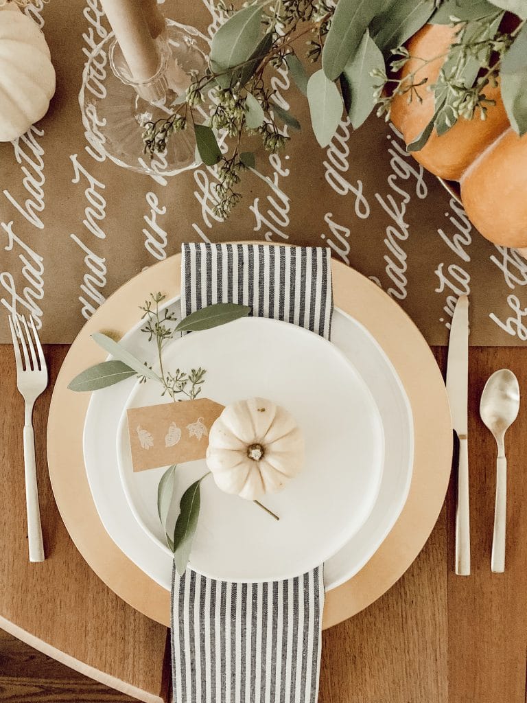 Ideas for Vintage Inspired Thanksgiving Decorations